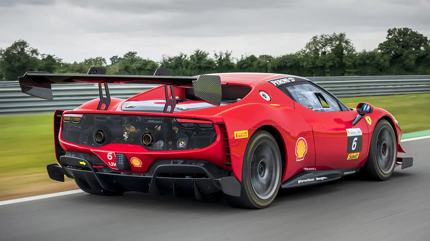 Ferrari 296 Challenge Makes Dynamic UK Debut at Snetterton | en.wheelz.me