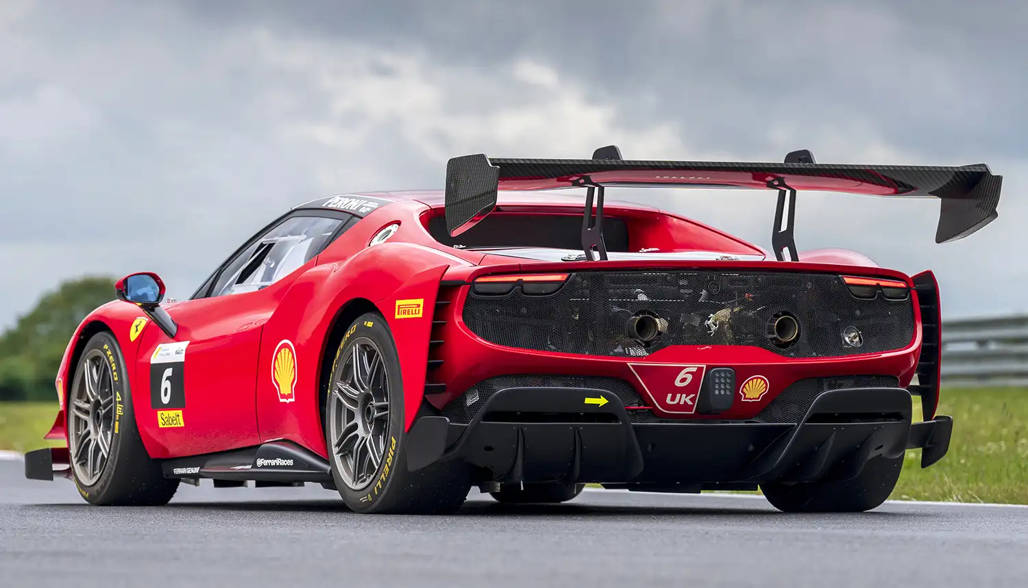 Ferrari 296 Challenge Makes Dynamic UK Debut at Snetterton | en.wheelz.me
